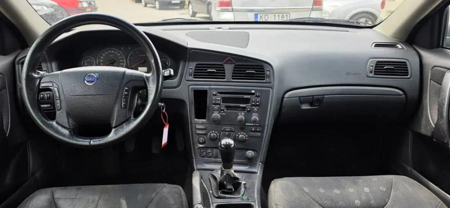 Серый Вольво В70 2004 в Валмиера, объемом двигателя 2.40 л и пробегом 428 тыс. км за 1450 €, фото 8 на AUTOMOTO.COM.LV