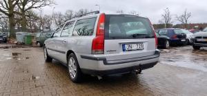 Pelēks Volvo V70 2004 Valmiera, ar dzinēja tilpumu 0.00 L un nobraukumu 343 tūkst. km par 1750 €, foto 5 vietnē AUTOMOTO.COM.LV