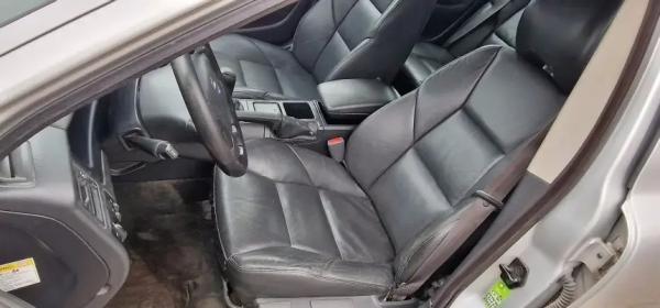 Grey Volvo V70 2004 in Valmiera, with an engine capacity of 0.00 L and mileage of 343 thousand km for 1750 €, photo 9 on AUTOMOTO.COM.LV