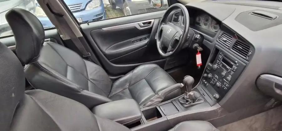 Pelēks Volvo V70 2004 Valmiera, ar dzinēja tilpumu 0.00 L un nobraukumu 343 tūkst. km par 1750 €, foto 11 vietnē AUTOMOTO.COM.LV