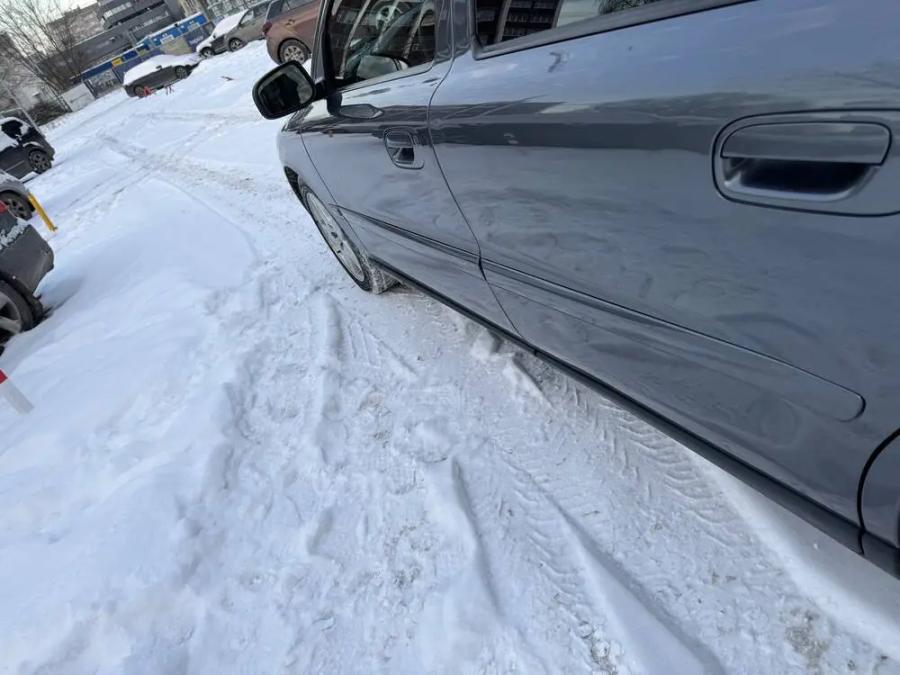 Grey Volvo V70 2004 in Riga, with an engine capacity of 2.40 L and mileage of 471 thousand km for 1490 €, photo 6 on AUTOMOTO.COM.LV
