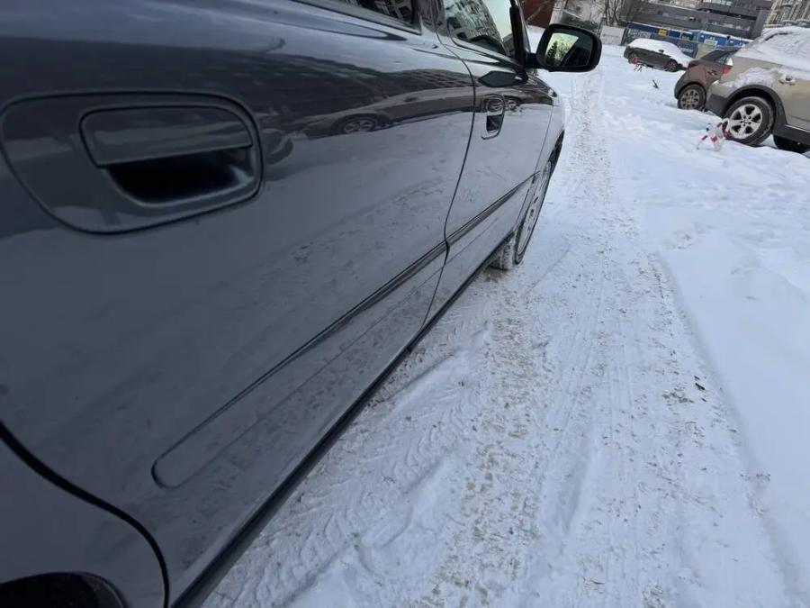Grey Volvo V70 2004 in Riga, with an engine capacity of 2.40 L and mileage of 471 thousand km for 1490 €, photo 7 on AUTOMOTO.COM.LV
