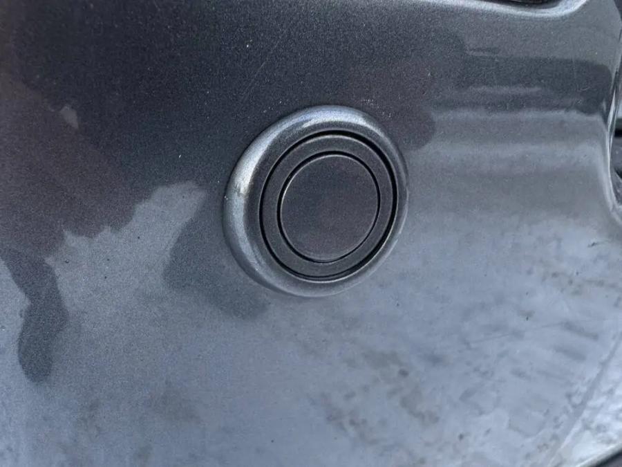 Grey Volvo V70 2004 in Riga, with an engine capacity of 2.40 L and mileage of 471 thousand km for 1490 €, photo 12 on AUTOMOTO.COM.LV