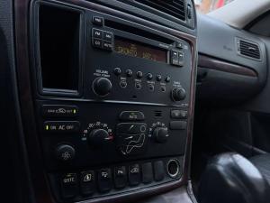 Grey Volvo V70 2004 in Riga, with an engine capacity of 2.40 L and mileage of 471 thousand km for 1490 €, photo 16 on AUTOMOTO.COM.LV