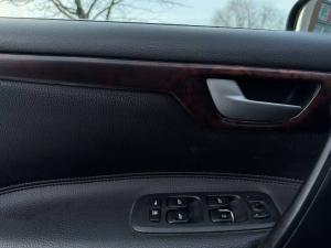 Grey Volvo V70 2004 in Riga, with an engine capacity of 2.40 L and mileage of 471 thousand km for 1490 €, photo 22 on AUTOMOTO.COM.LV