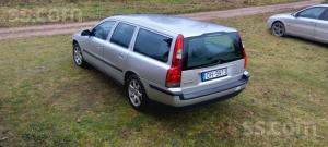 Grey Volvo V70 2004 in Balvi, with an engine capacity of 2.40 L and mileage of 401 thousand km for 1400 €, photo 4 on AUTOMOTO.COM.LV