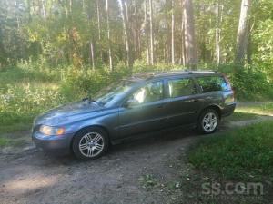 Pelēks Volvo V70 2004 Rīga, ar dzinēja tilpumu 2.40 L un nobraukumu 394 tūkst. km par 700 €, foto  vietnē AUTOMOTO.COM.LV