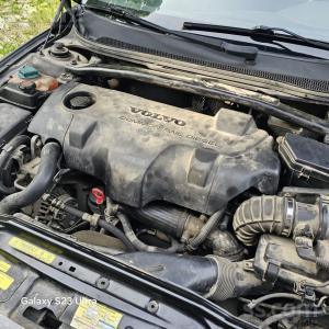 Grey Volvo V70 2004 in Tukums, with an engine capacity of 2.40 L and mileage of 388 thousand km for 500 €, photo 4 on AUTOMOTO.COM.LV