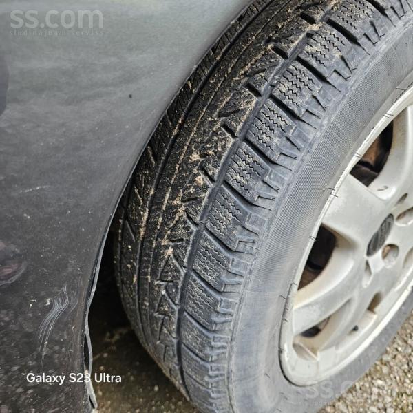 Grey Volvo V70 2004 in Tukums, with an engine capacity of 2.40 L and mileage of 388 thousand km for 500 €, photo 5 on AUTOMOTO.COM.LV