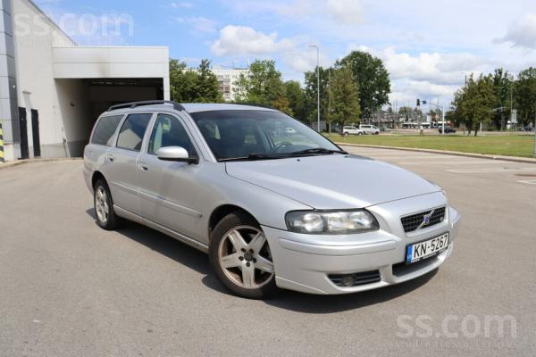 Серый Вольво В70 2004 в Рига, объемом двигателя 2.40 л и пробегом 278 тыс. км за 2490 €, фото 2 на AUTOMOTO.COM.LV