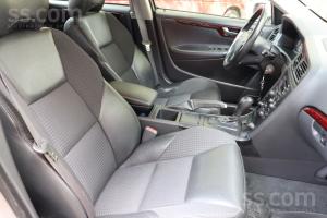 Grey Volvo V70 2004 in Riga, with an engine capacity of 2.40 L and mileage of 278 thousand km for 2490 €, photo 7 on AUTOMOTO.COM.LV