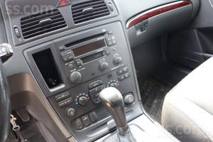 Grey Volvo V70 2004 in Riga, with an engine capacity of 2.40 L and mileage of 278 thousand km for 2490 €, photo 11 on AUTOMOTO.COM.LV