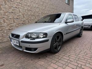 Grey Volvo V70 2004 in Vilkaviskis, with an engine capacity of 2.52 L and mileage of 272 thousand km for 7950 €, photo  on AUTOMOTO.COM.LV