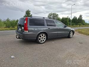 Серый Вольво В70 2004 в Резекне, объемом двигателя 2.40 л и пробегом 450 тыс. км за 1300 €, фото 4 на AUTOMOTO.COM.LV