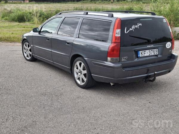 Серый Вольво В70 2004 в Резекне, объемом двигателя 2.40 л и пробегом 450 тыс. км за 1300 €, фото 4 на AUTOMOTO.COM.LV
