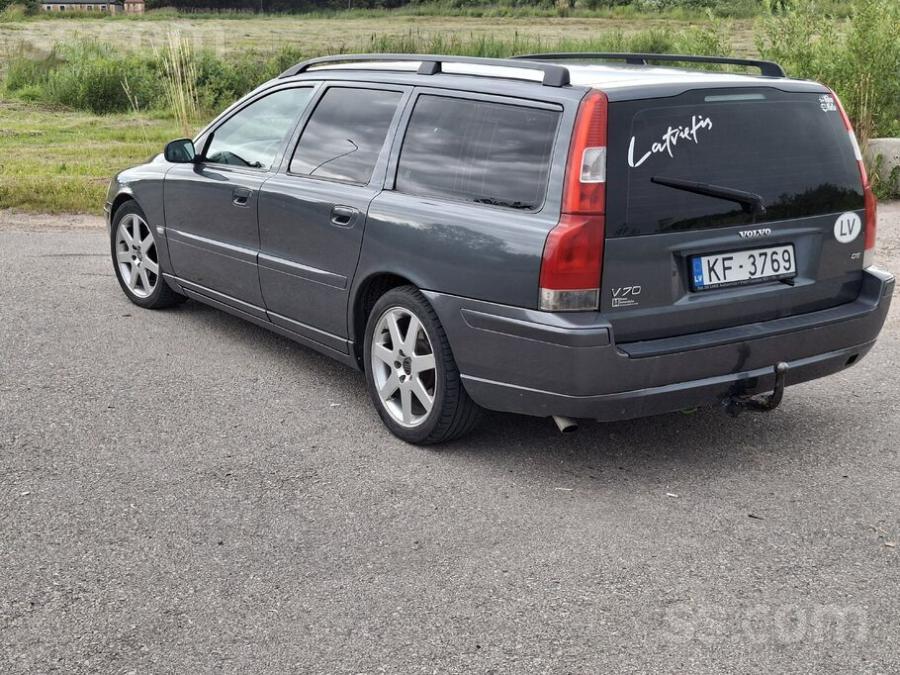 Серый Вольво В70 2004 в Резекне, объемом двигателя 2.40 л и пробегом 450 тыс. км за 1300 €, фото 5 на AUTOMOTO.COM.LV