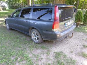 Grey Volvo V70 2004 in Jelgava, with an engine capacity of 2.40 L and mileage of 386 thousand km for 1600 €, photo 3 on AUTOMOTO.COM.LV