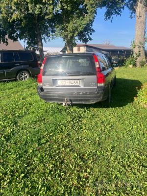 Grey Volvo V70 2004 in Limbazi, with an engine capacity of 2.40 L and mileage of 359 thousand km for 1150 €, photo  on AUTOMOTO.COM.LV