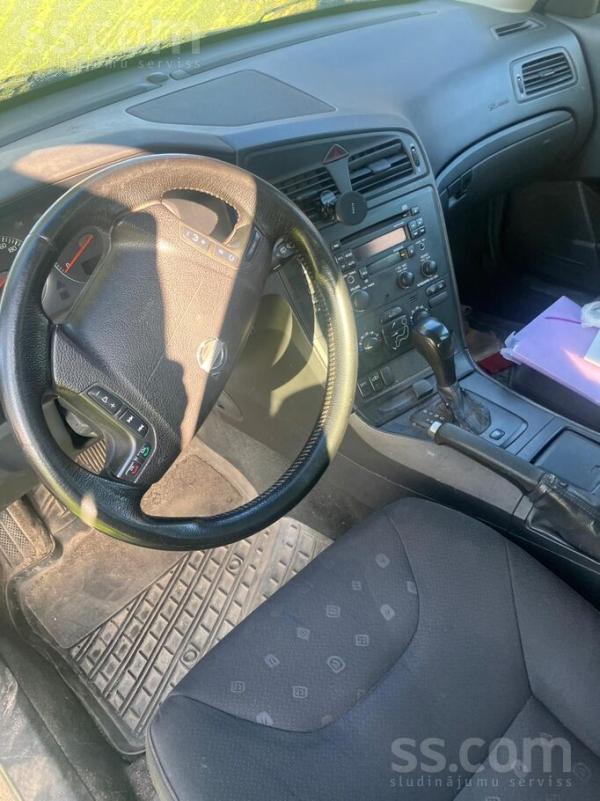 Pelēks Volvo V70 2004 Limbaži, ar dzinēja tilpumu 2.40 L un nobraukumu 359 tūkst. km par 1150 €, foto 3 vietnē AUTOMOTO.COM.LV