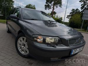 Pelēks Volvo V70 2004 Jūrmala, ar dzinēja tilpumu 2.40 L un nobraukumu 325 tūkst. km par 1690 €, foto  vietnē AUTOMOTO.COM.LV