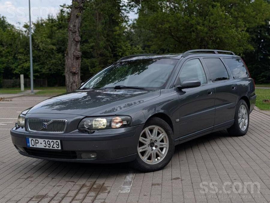 Pelēks Volvo V70 2004 Jūrmala, ar dzinēja tilpumu 2.40 L un nobraukumu 325 tūkst. km par 1690 €, foto 4 vietnē AUTOMOTO.COM.LV