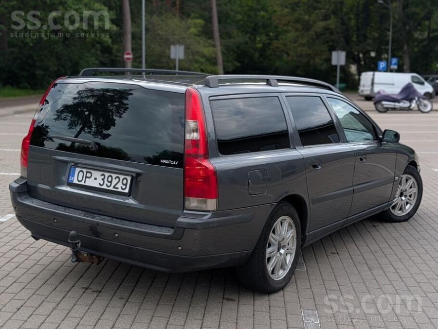Pelēks Volvo V70 2004 Jūrmala, ar dzinēja tilpumu 2.40 L un nobraukumu 325 tūkst. km par 1690 €, foto 7 vietnē AUTOMOTO.COM.LV