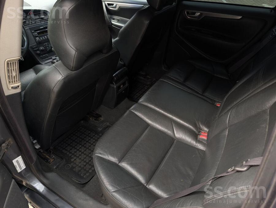 Pelēks Volvo V70 2004 Jūrmala, ar dzinēja tilpumu 2.40 L un nobraukumu 325 tūkst. km par 1690 €, foto 14 vietnē AUTOMOTO.COM.LV