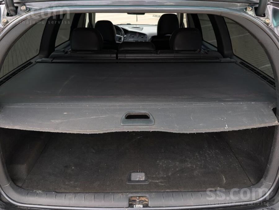Pelēks Volvo V70 2004 Jūrmala, ar dzinēja tilpumu 2.40 L un nobraukumu 325 tūkst. km par 1690 €, foto 15 vietnē AUTOMOTO.COM.LV