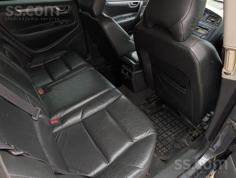 Pelēks Volvo V70 2004 Jūrmala, ar dzinēja tilpumu 2.40 L un nobraukumu 325 tūkst. km par 1690 €, foto 16 vietnē AUTOMOTO.COM.LV