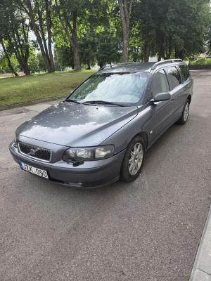 Pelēks Volvo V70 2004 Telšiai, ar dzinēja tilpumu 2.40 L un nobraukumu 315 tūkst. km par 1100 €, foto 5 vietnē AUTOMOTO.COM.LV