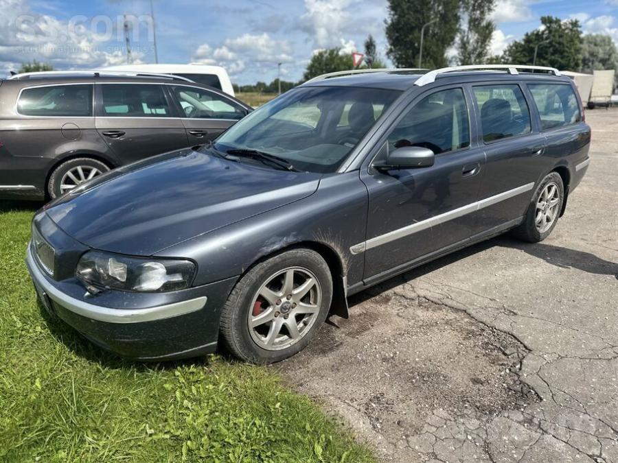 Pelēks Volvo V70 2004 Talsi, ar dzinēja tilpumu 2.40 L un nobraukumu 530 tūkst. km par 750 €, foto 1 vietnē AUTOMOTO.COM.LV