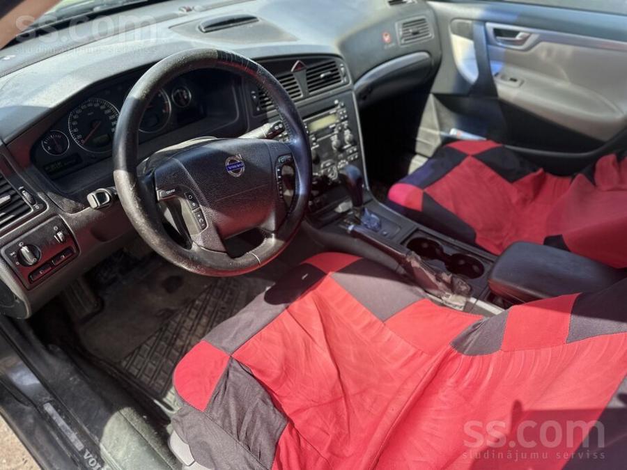 Pelēks Volvo V70 2004 Talsi, ar dzinēja tilpumu 2.40 L un nobraukumu 530 tūkst. km par 750 €, foto 6 vietnē AUTOMOTO.COM.LV