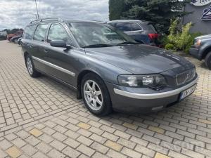 Grey Volvo V70 2004 in Talsi, with an engine capacity of 2.40 L and mileage of 534 thousand km for 1300 €, photo 3 on AUTOMOTO.COM.LV