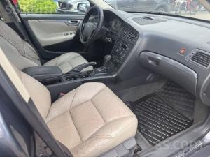 Grey Volvo V70 2004 in Talsi, with an engine capacity of 2.40 L and mileage of 534 thousand km for 1300 €, photo 11 on AUTOMOTO.COM.LV