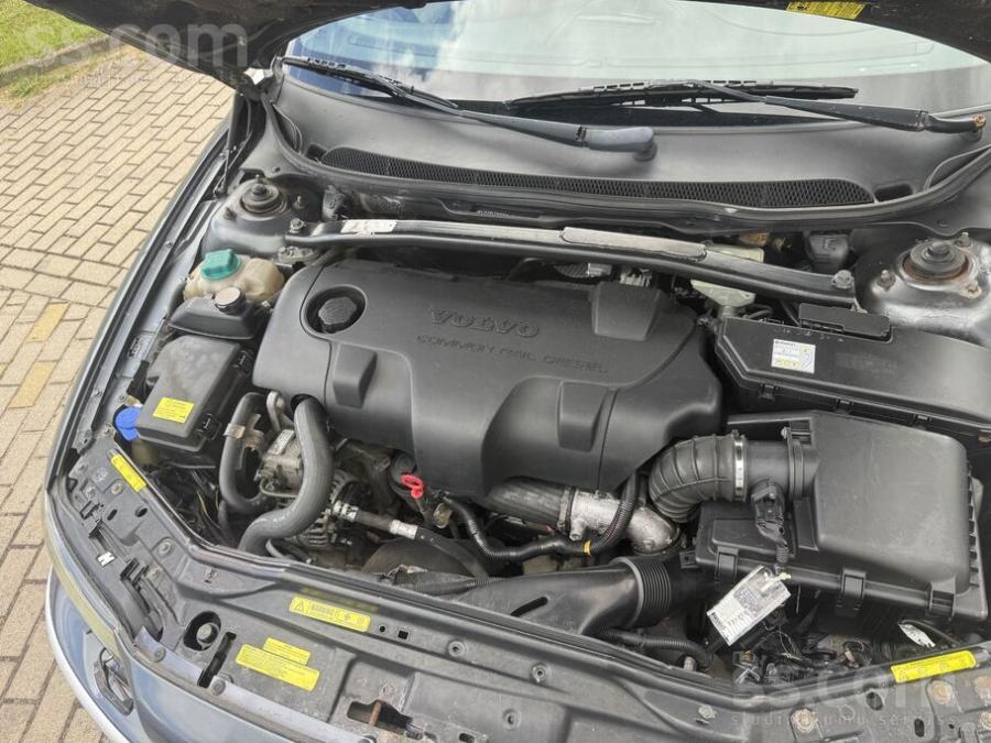 Grey Volvo V70 2004 in Talsi, with an engine capacity of 2.40 L and mileage of 534 thousand km for 1300 €, photo 14 on AUTOMOTO.COM.LV