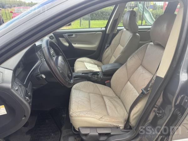 Pelēks Volvo V70 2004 Talsi, ar dzinēja tilpumu 2.40 L un nobraukumu 534 tūkst. km par 1300 €, foto 5 vietnē AUTOMOTO.COM.LV