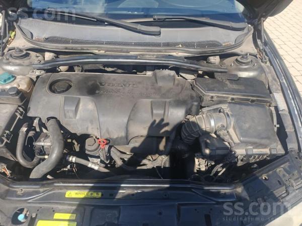 Pelēks Volvo V70 2004 Rīga, ar dzinēja tilpumu 2.40 L un nobraukumu 430 tūkst. km par 850 €, foto 7 vietnē AUTOMOTO.COM.LV