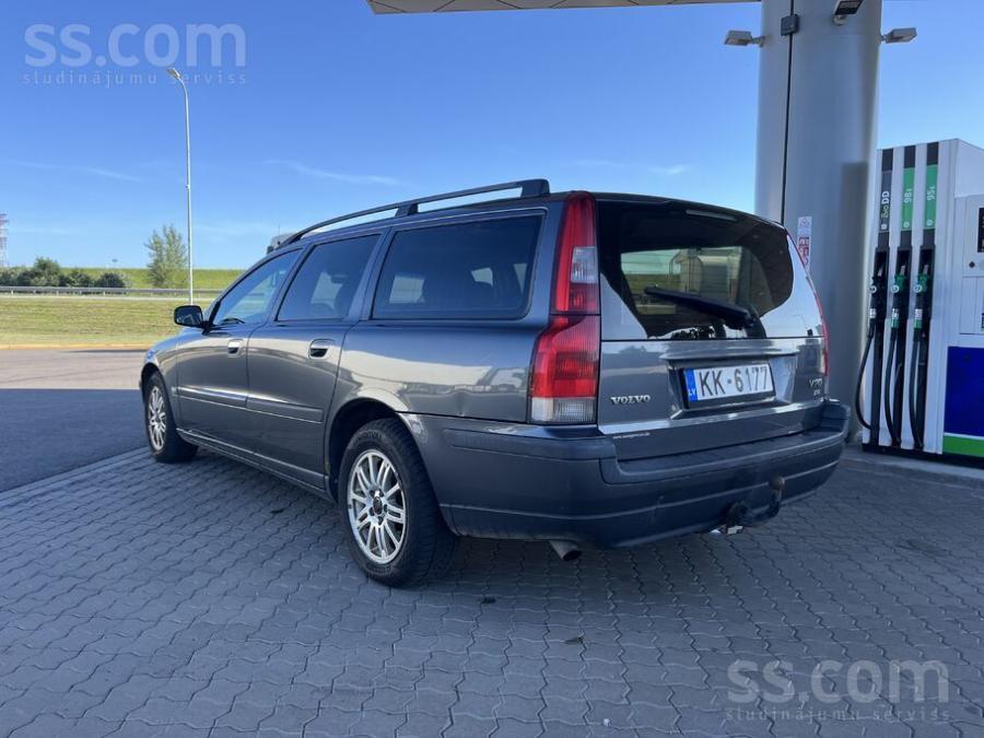 Pelēks Volvo V70 2004 Rīga, ar dzinēja tilpumu 2.40 L un nobraukumu 464 tūkst. km par 950 €, foto 3 vietnē AUTOMOTO.COM.LV