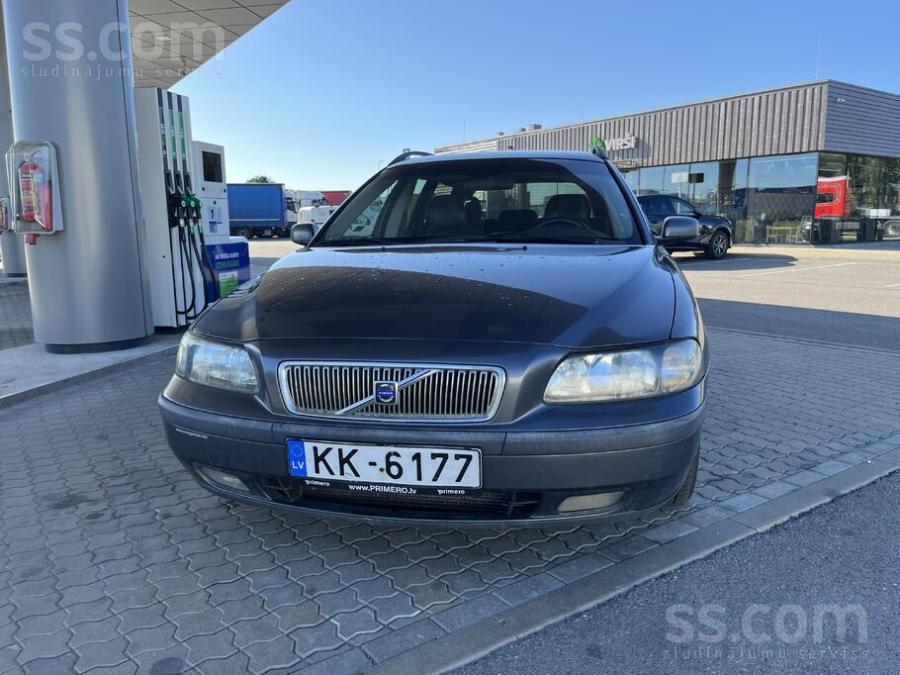 Pelēks Volvo V70 2004 Rīga, ar dzinēja tilpumu 2.40 L un nobraukumu 464 tūkst. km par 950 €, foto 6 vietnē AUTOMOTO.COM.LV
