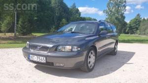 Pelēks Volvo V70 2004 Alūksne, ar dzinēja tilpumu 2.40 L un nobraukumu 0 tūkst. km par 1750 €, foto  vietnē AUTOMOTO.COM.LV