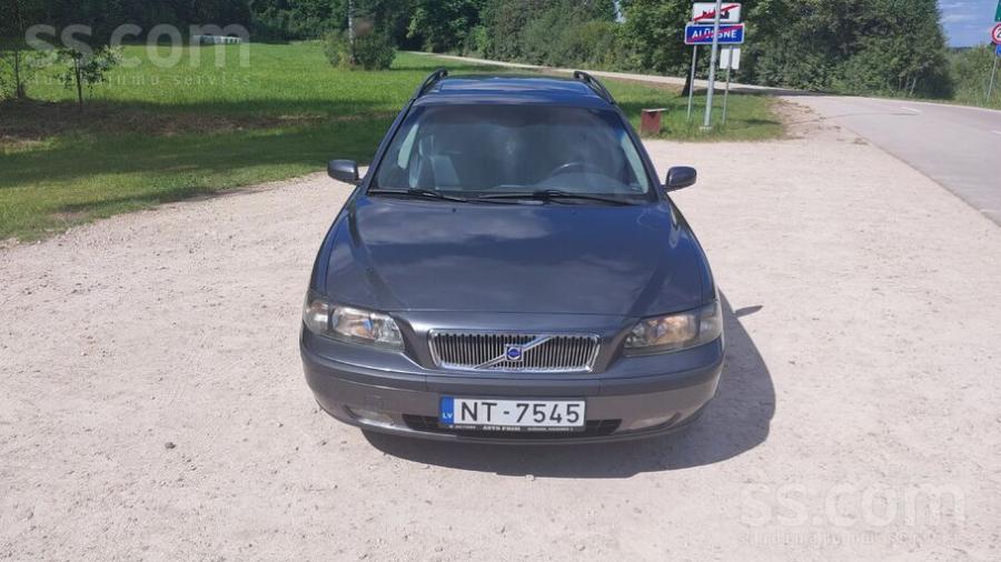 Pelēks Volvo V70 2004 Alūksne, ar dzinēja tilpumu 2.40 L un nobraukumu 0 tūkst. km par 1750 €, foto 5 vietnē AUTOMOTO.COM.LV