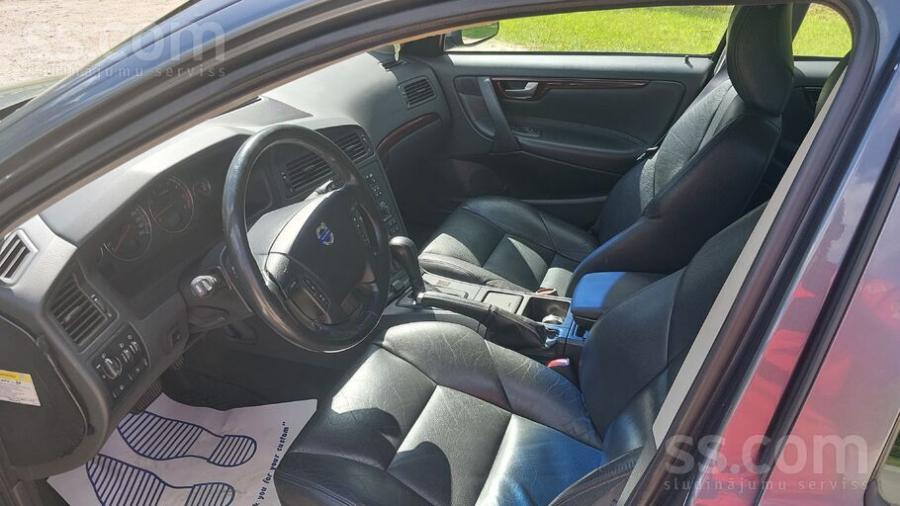 Pelēks Volvo V70 2004 Alūksne, ar dzinēja tilpumu 2.40 L un nobraukumu 0 tūkst. km par 1750 €, foto 14 vietnē AUTOMOTO.COM.LV