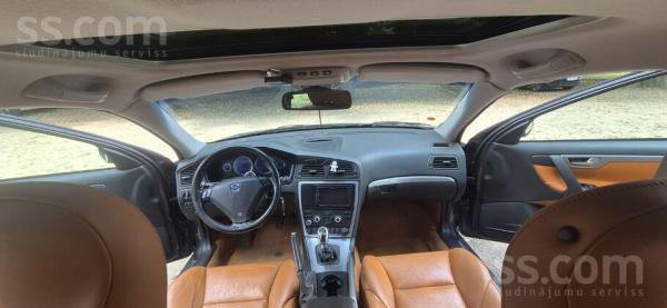 Grey Volvo V70 2004 in Riga, with an engine capacity of 2.50 L and mileage of 349 thousand km for 7500 €, photo 6 on AUTOMOTO.COM.LV