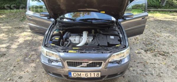 Grey Volvo V70 2004 in Riga, with an engine capacity of 2.50 L and mileage of 349 thousand km for 7500 €, photo 7 on AUTOMOTO.COM.LV
