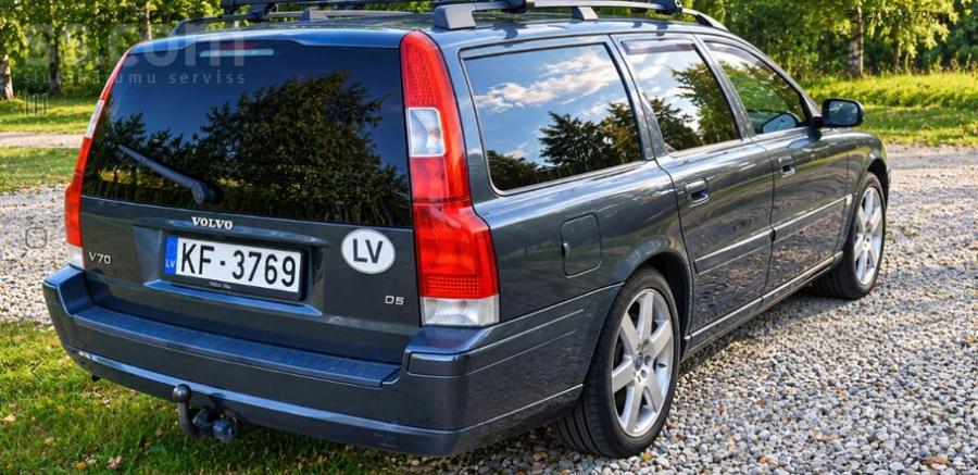 Grey Volvo V70 2004 in Aluksne, with an engine capacity of 2.40 L and mileage of 452 thousand km for 1500 €, photo 1 on AUTOMOTO.COM.LV