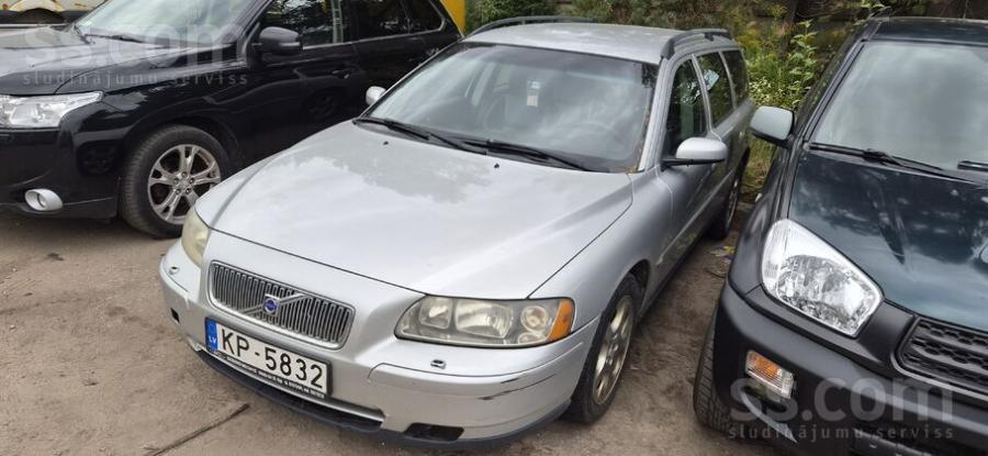 Pelēks Volvo V70 2004 Rīga, ar dzinēja tilpumu 2.50 L un nobraukumu 404 tūkst. km par 600 €, foto 3 vietnē AUTOMOTO.COM.LV