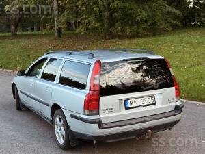 Pelēks Volvo V70 2004 Alūksne, ar dzinēja tilpumu 2.40 L un nobraukumu 515 tūkst. km par 1100 €, foto 3 vietnē AUTOMOTO.COM.LV