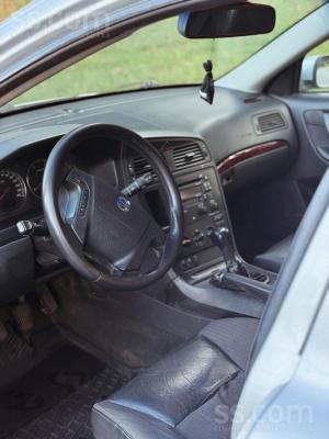 Pelēks Volvo V70 2004 Alūksne, ar dzinēja tilpumu 2.40 L un nobraukumu 515 tūkst. km par 1100 €, foto 4 vietnē AUTOMOTO.COM.LV
