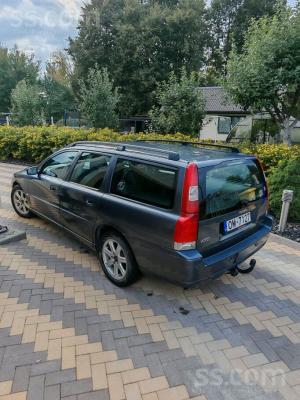 Pelēks Volvo V70 2004 Jelgava, ar dzinēja tilpumu 2.40 L un nobraukumu 0 tūkst. km par 950 €, foto 3 vietnē AUTOMOTO.COM.LV