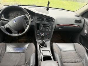 Grey Volvo V70 2004 in Rezekne, with an engine capacity of 2.40 L and mileage of 516 thousand km for 1150 €, photo 3 on AUTOMOTO.COM.LV